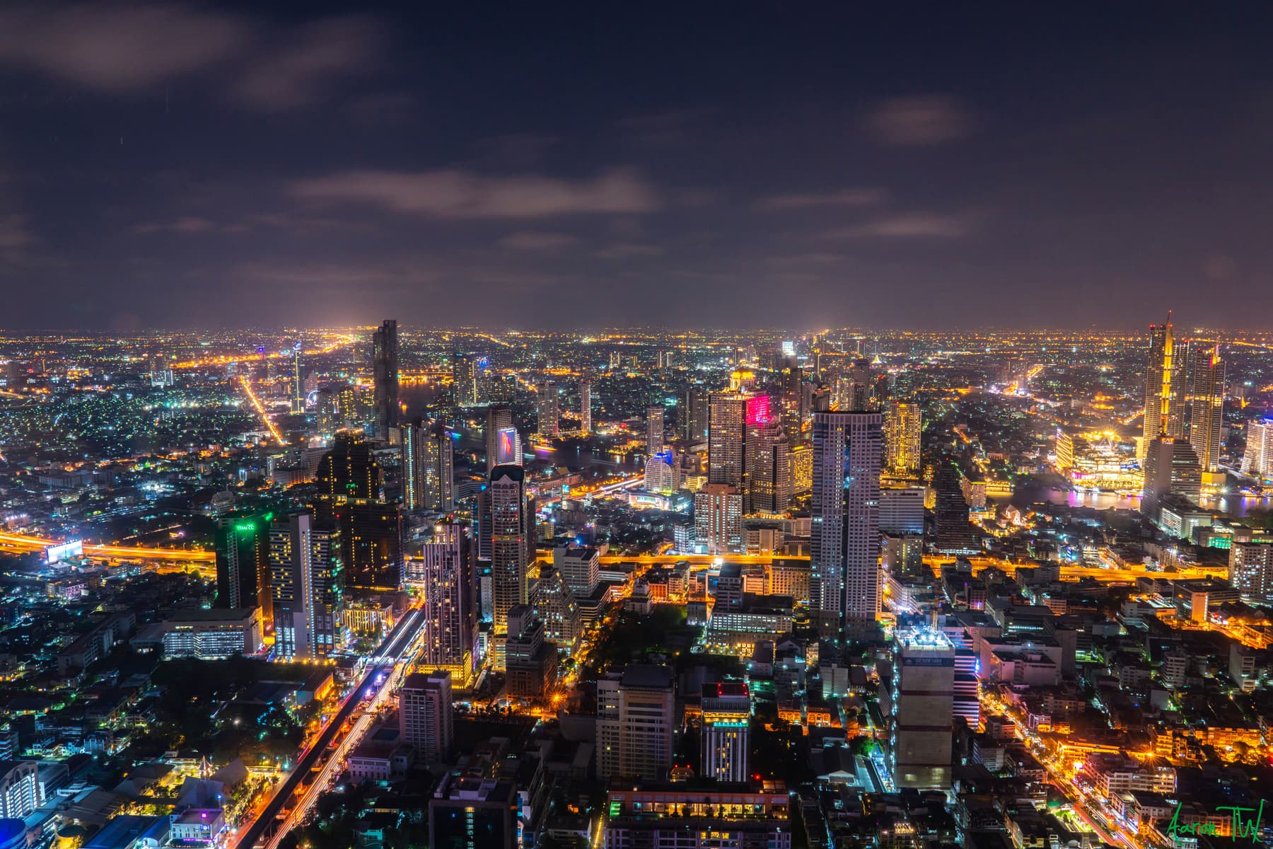 19 ร้านอาหารในมหานคร สกายวอล์ค สุดฟิน!