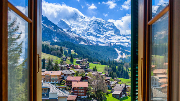 15 Places to Visit in Switzerland in October: 2025 Updated