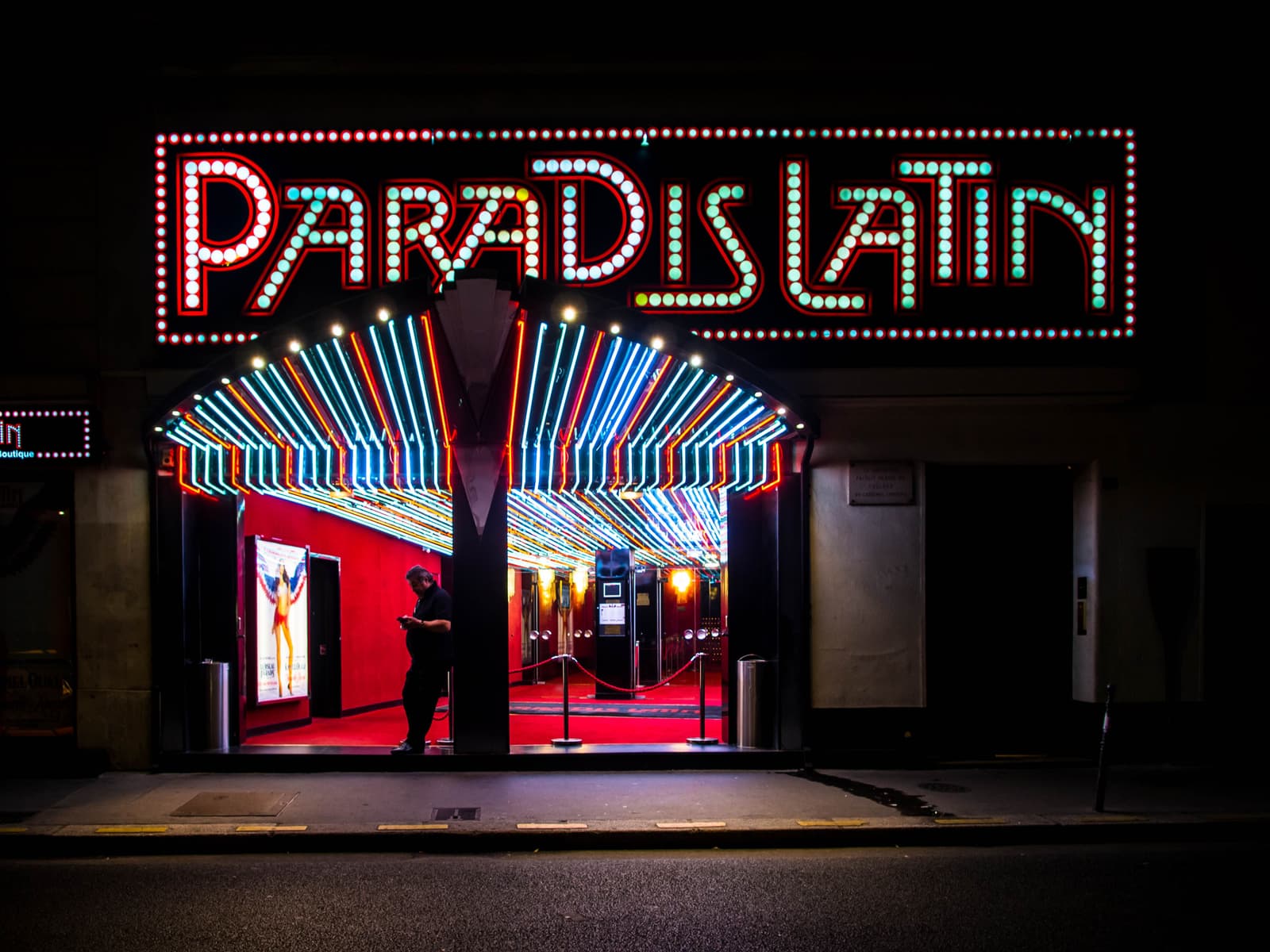 Cabaret Paris: Unforgettable Nights of Glamour & Entertainment