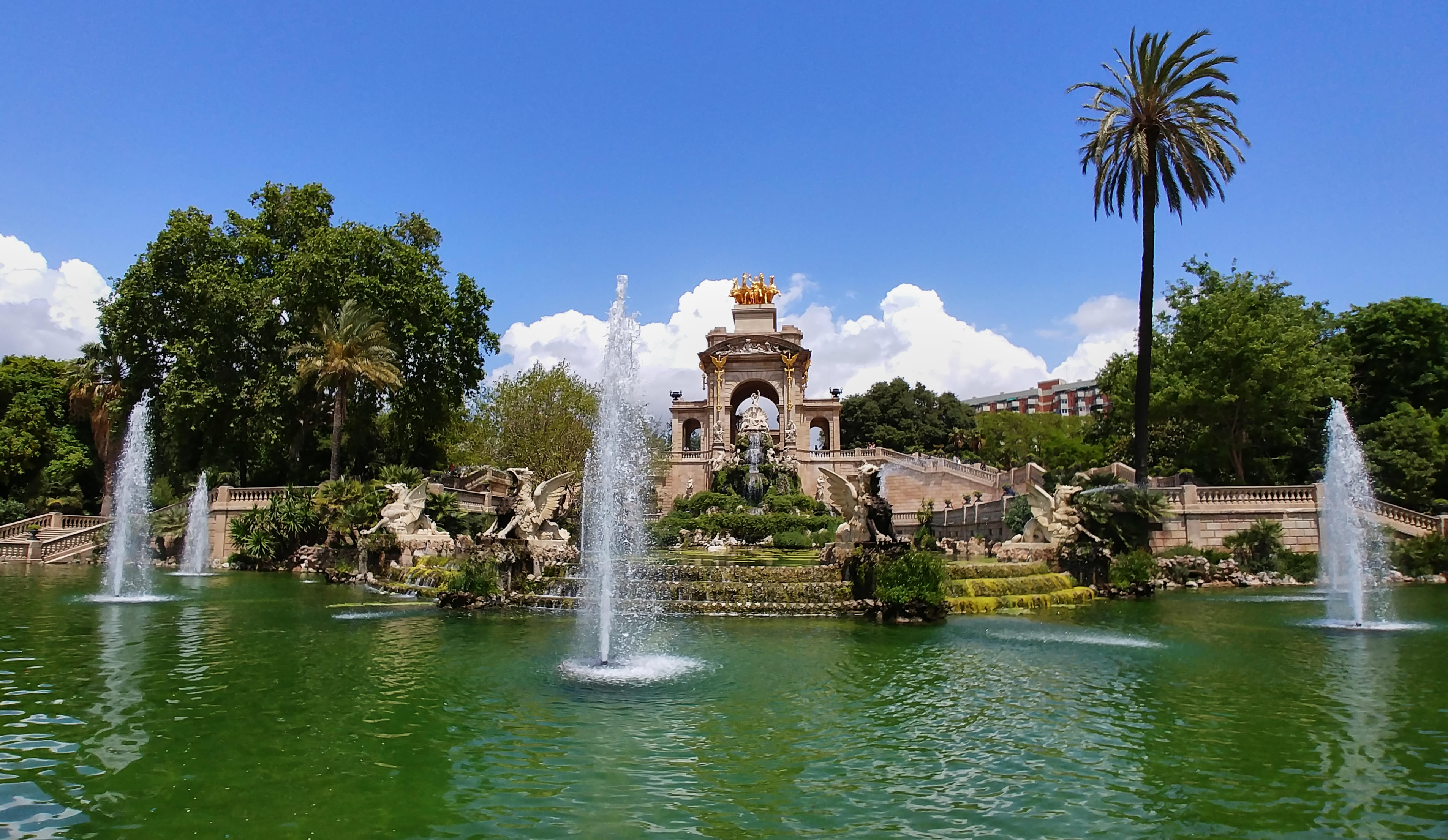 Explore Stunning Parks in Barcelona: Green Oasis in the Heart of the City