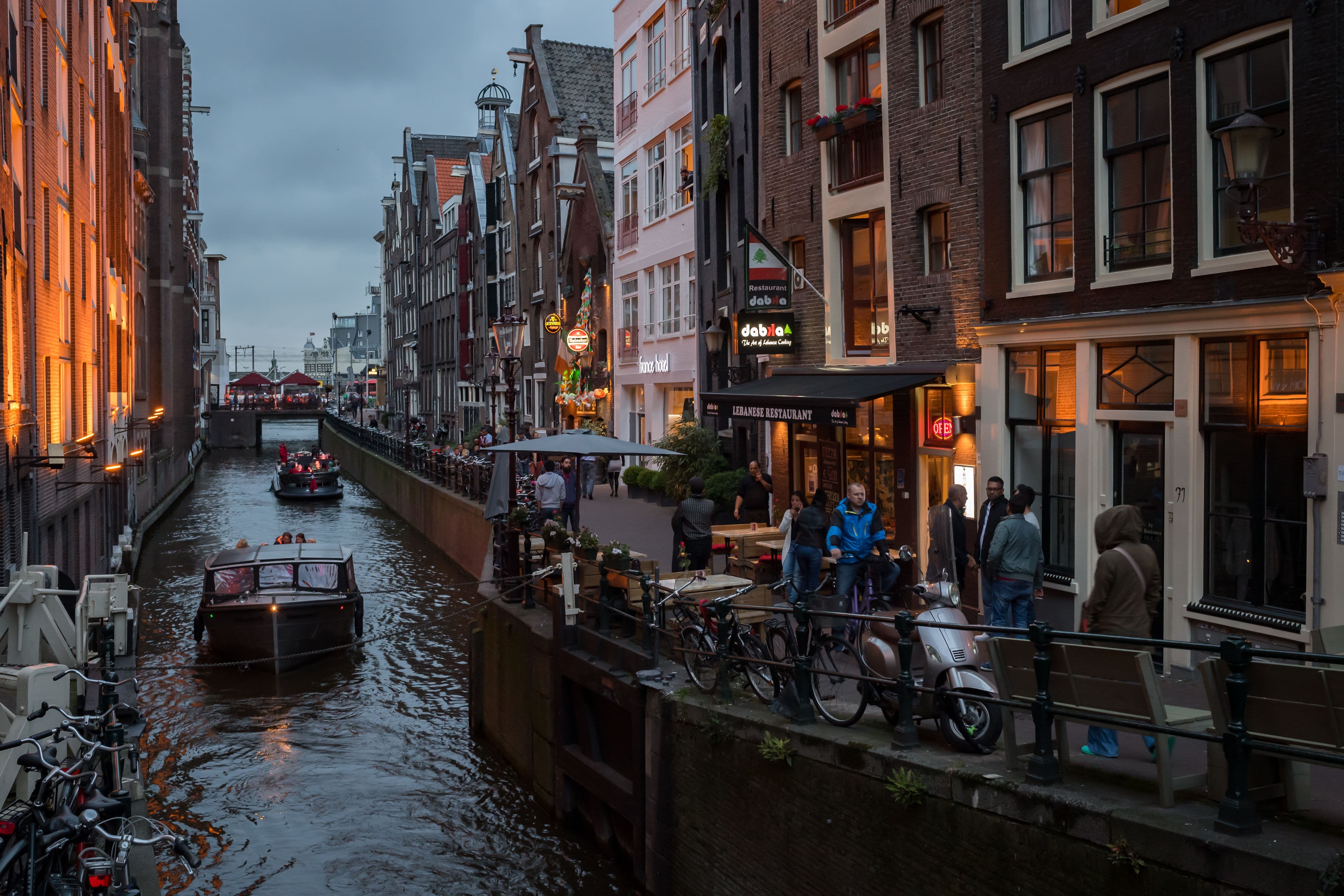 15 Best Things to Do in Amsterdam at Night With Your Friends