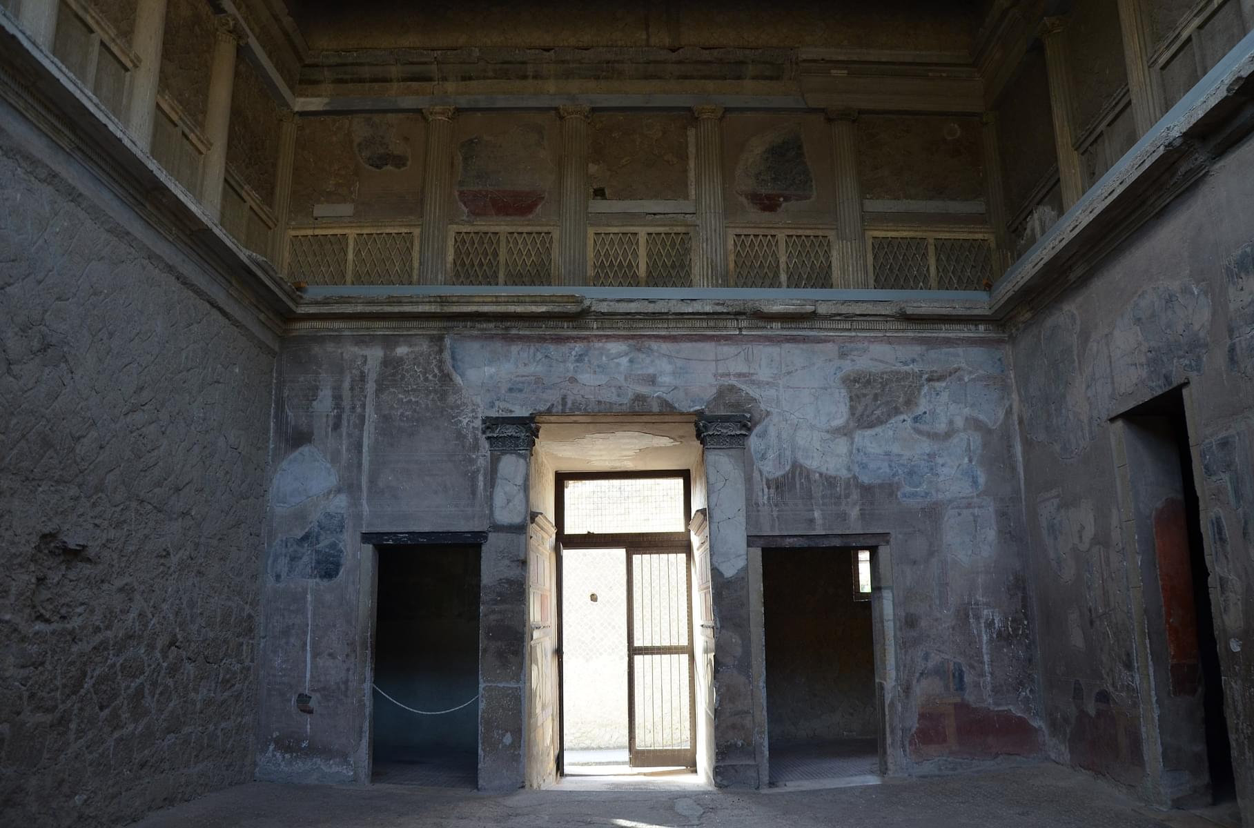 Unearthing Herculaneum's Ruins| History, Must-See Sites, and More