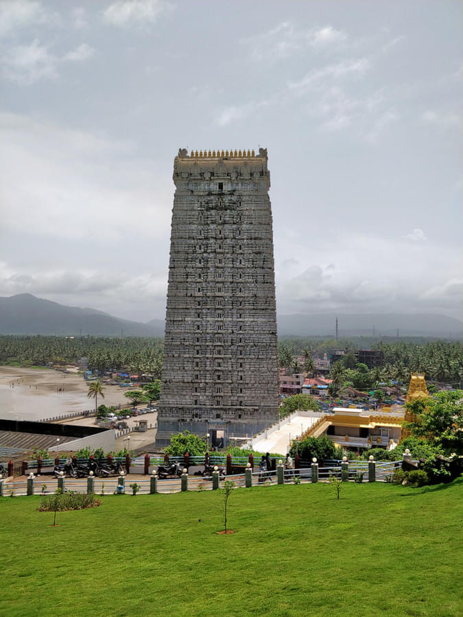 15 Places to Visit in Murudeshwara & Top Tourist Places
