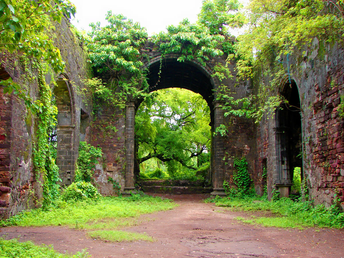 20 Forts In Mumbai | Forts Near Mumbai 2025