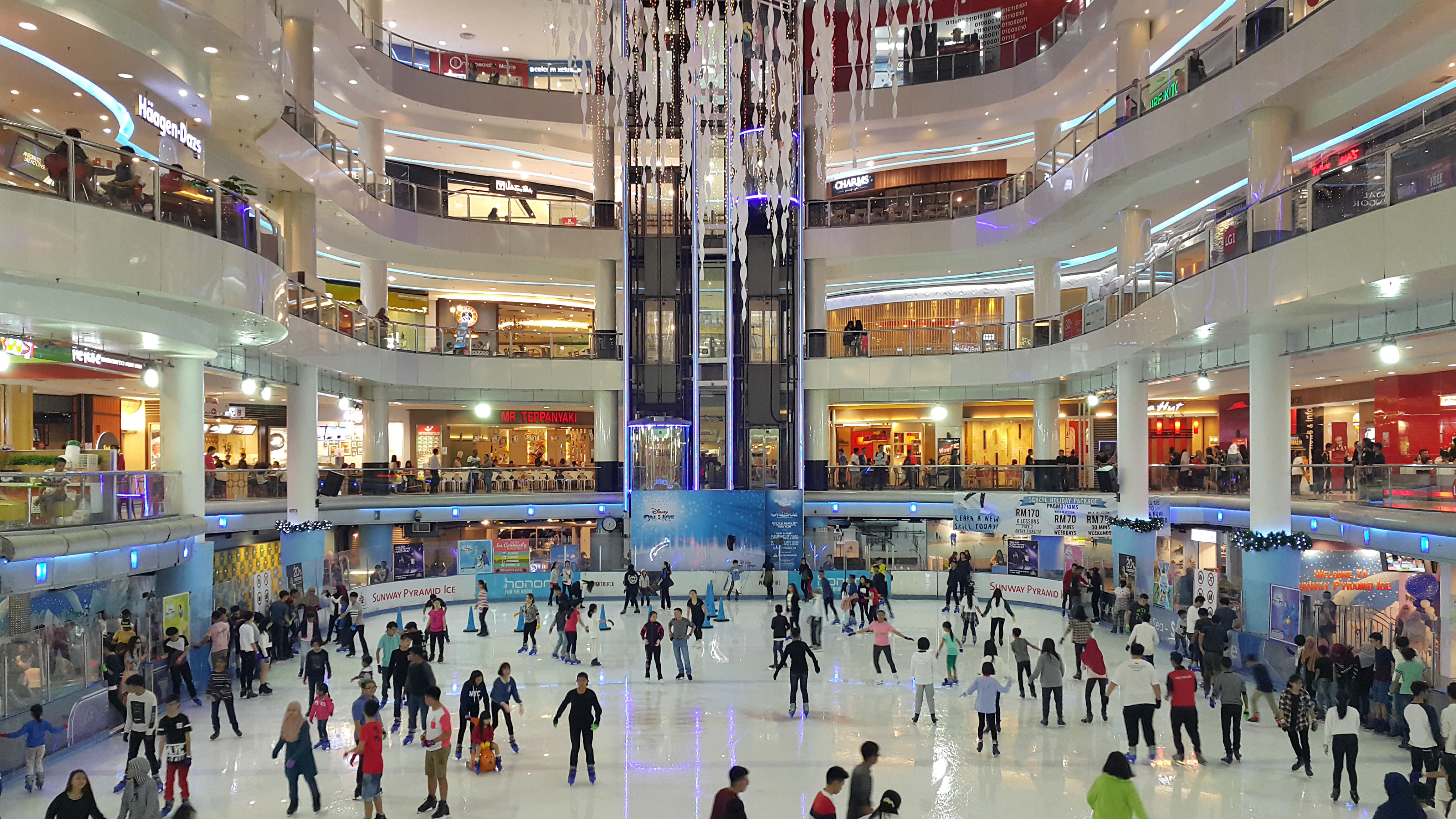 Malls In Kuala Lumpur| Exploring Urban Oasis's Mall Escapes