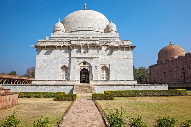 20 Places to Visit in Mandu, Tourist Places & Top Attractions