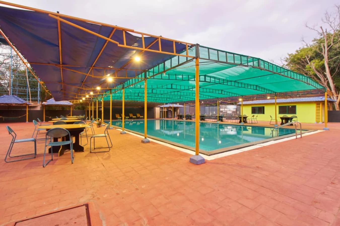 25 Resorts In Bangalore For Team Outing, Get Upto 50% Off