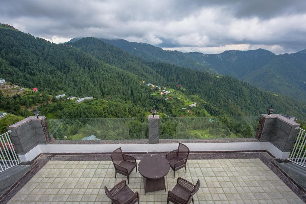10 Resorts in Shimla with Swimming Pool, 50% Off Deals