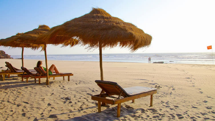 15 Goa Beaches for Foreigners: 2025 (Activities & How to Reach)