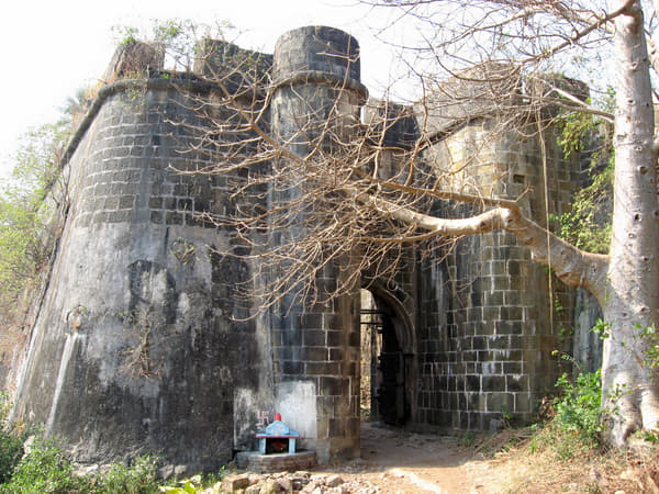 20 Forts In Mumbai | Forts Near Mumbai 2026
