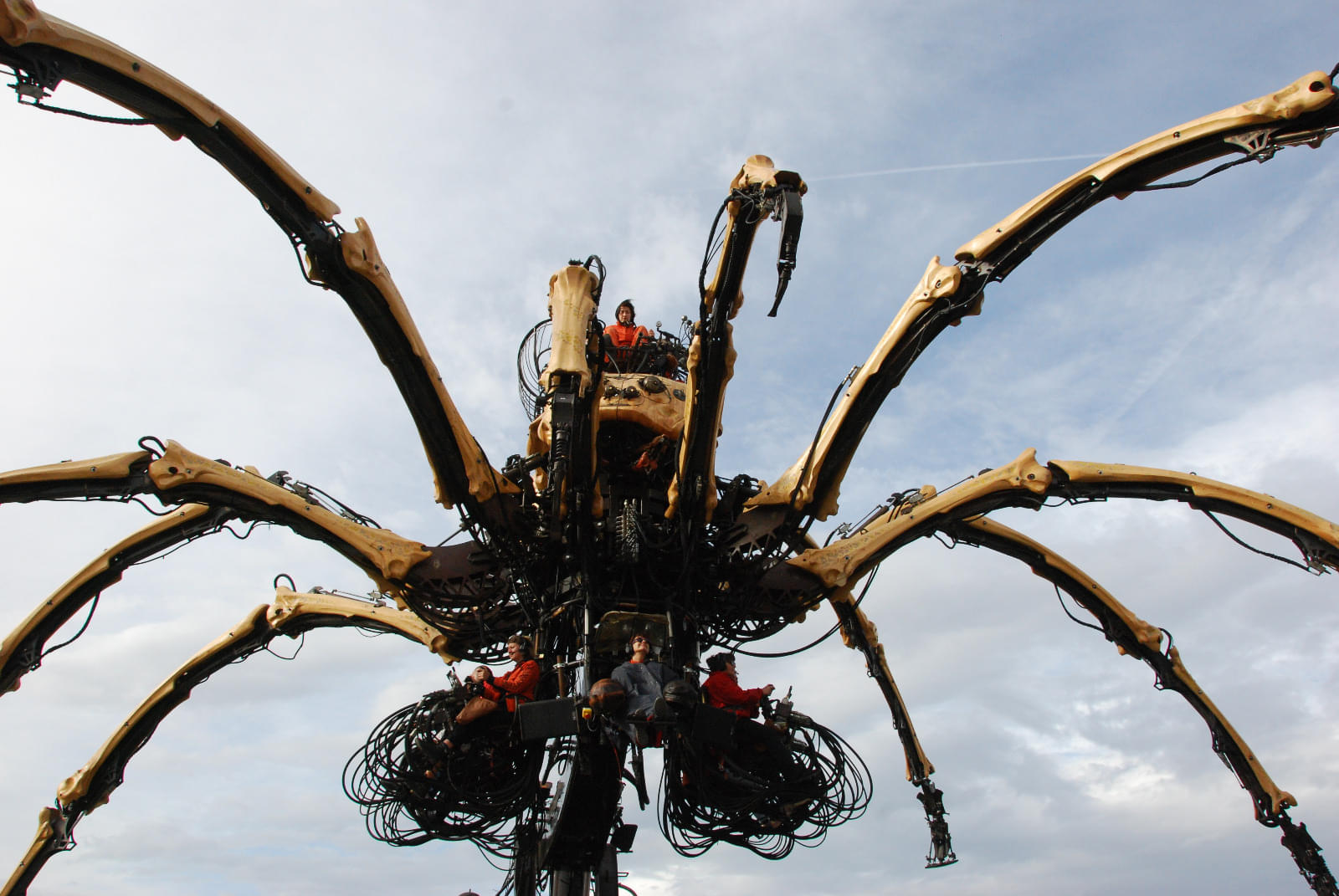 La Halle De La Machine| Experience an amazing machine exhibition