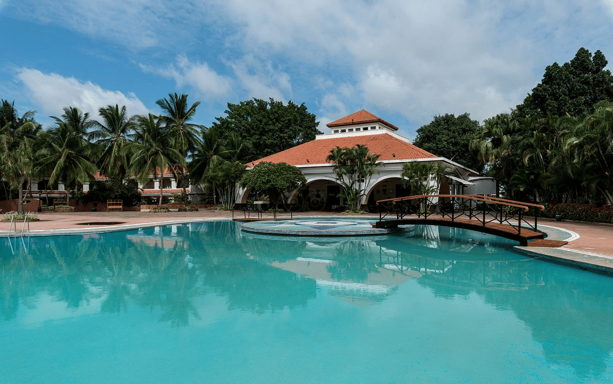 25 Resorts with Swimming Pool in Bangalore | Get Upto 50% Off