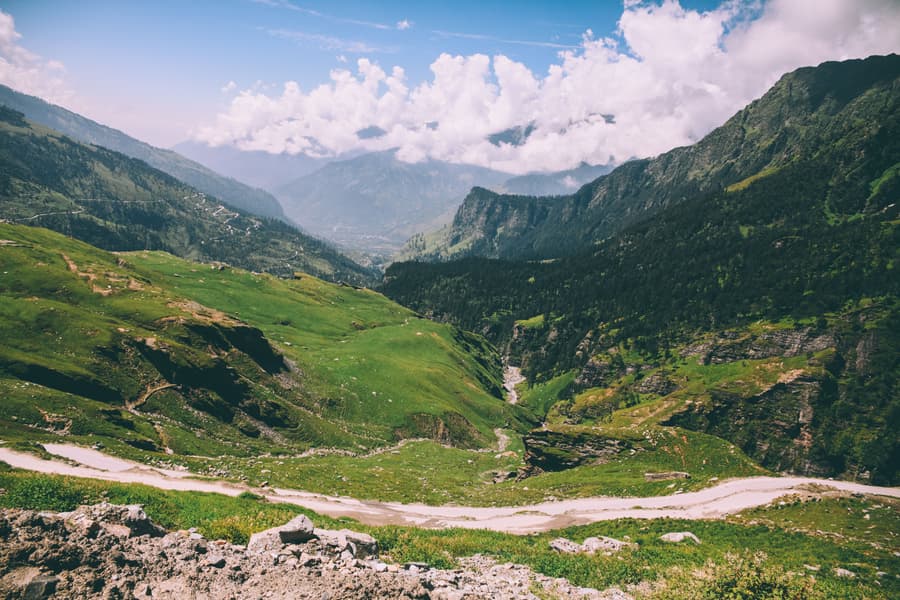 10 Reasons to do Hampta Pass Trek - Hey Himalayas