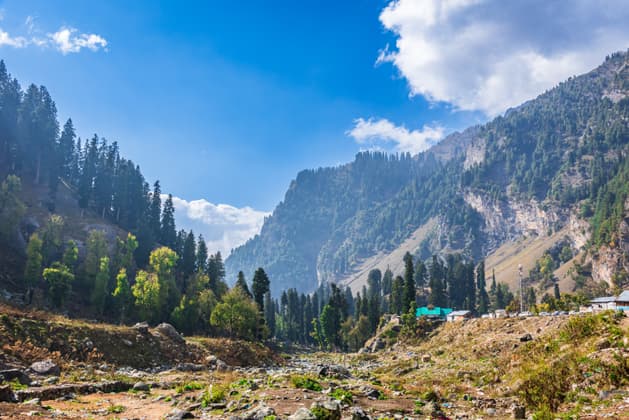 Pahalgam In December: Weather, Activities, Attractions & More!
